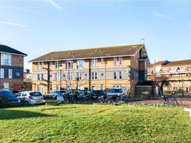 2 Bedrooms Flat for sale in Leabank Square, London E9