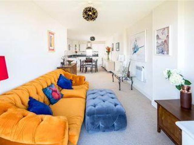 2 Bedrooms Flat for sale in Leamore Court, 1 Meath Crescent, London E2