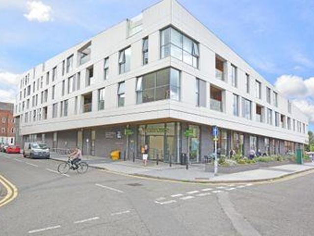 2 Bedrooms Flat for sale in Leapale Lane, Guildford GU1