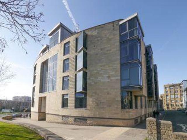 2 Bedrooms Flat for sale in Leeds Road, Bradford BD1