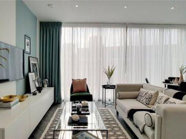 2 Bedrooms Flat for sale in Legacy Wharf, London E15
