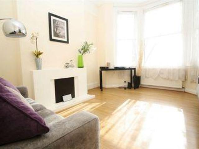 2 Bedrooms Flat for sale in Leghorn Road, Kensal Green, London NW10