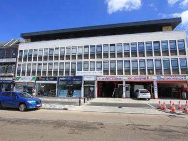 2 Bedrooms Flat for sale in Legion House, Uxbridge Road, Hayes UB4