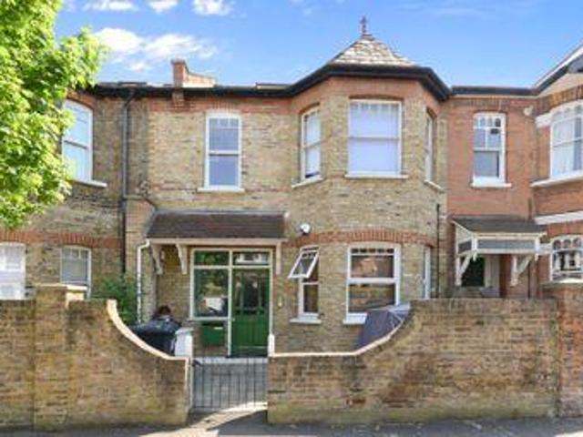 2 Bedrooms Flat for sale in Leighton Road, London W13