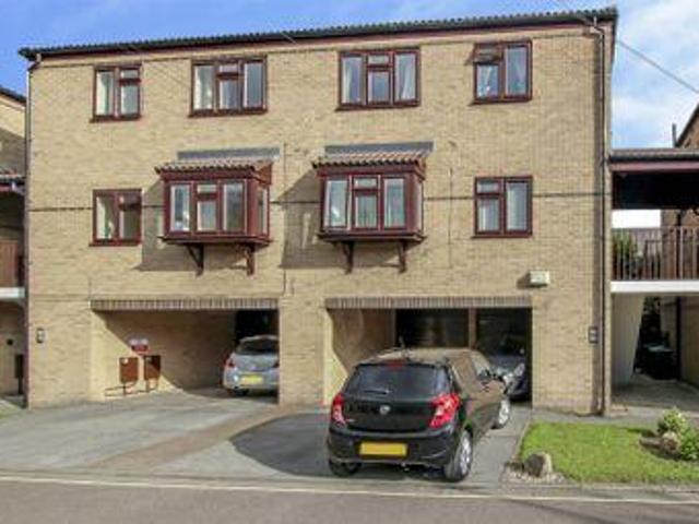 2 Bedrooms Flat for sale in Lenton Manor, Lenton, Nottingham NG7