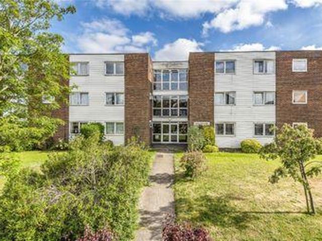 2 Bedrooms Flat for sale in Lessness Park, Belvedere DA17