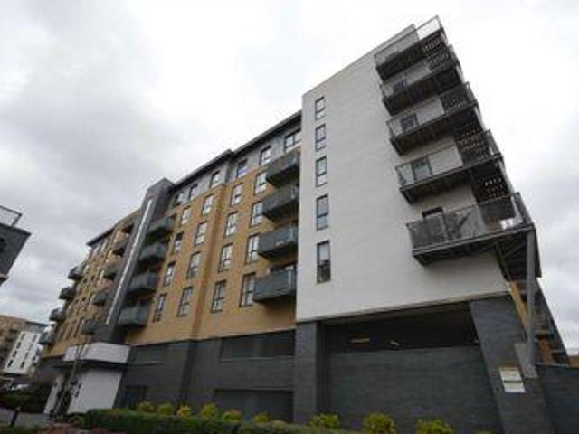 2 Bedrooms Flat for sale in Little Brights Road, Belvedere DA17