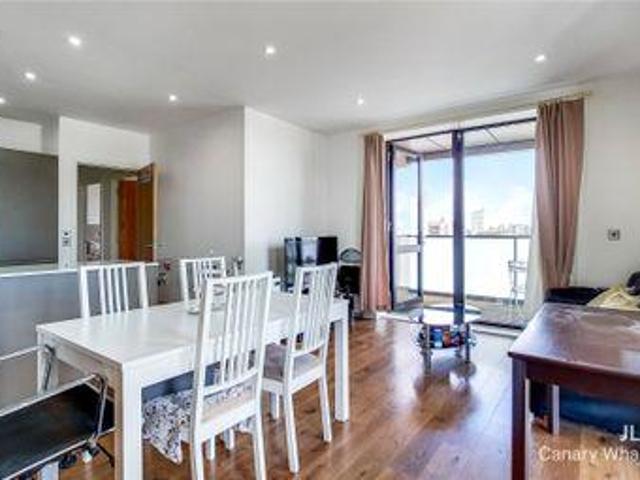 2 Bedrooms Flat for sale in Lighterman Point, New Village Avenue, London E14