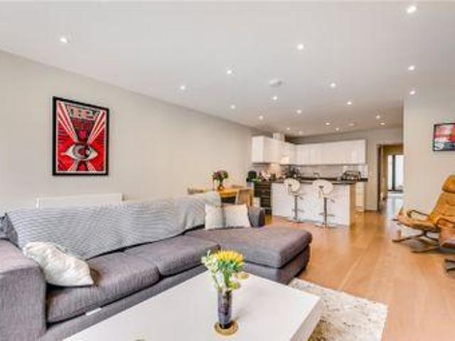 2 Bedrooms Flat for sale in Lillie Road, London SW6