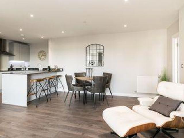2 Bedrooms Flat for sale in Limeharbour, London E14