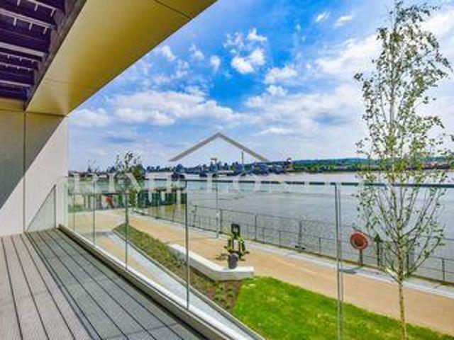 2 Bedrooms Flat for sale in Liner House, 16 Admiralty Avenue, Royal Wharf E16