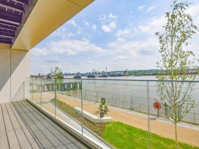 2 Bedrooms Flat for sale in Liner House, 16 Admiralty Avenue, Royal Wharf E16