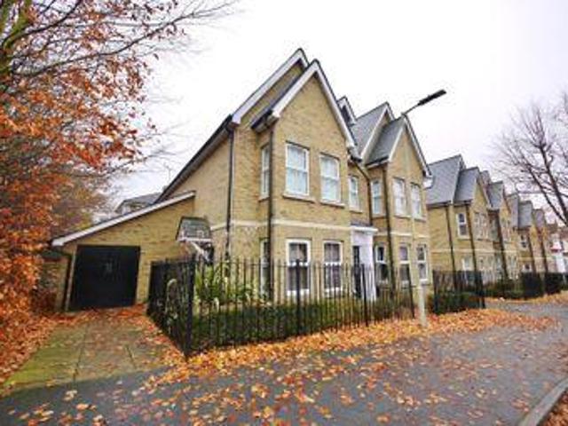 2 Bedrooms Flat for sale in Lions Row, Avenue Road, Brentwood, Essex CM14