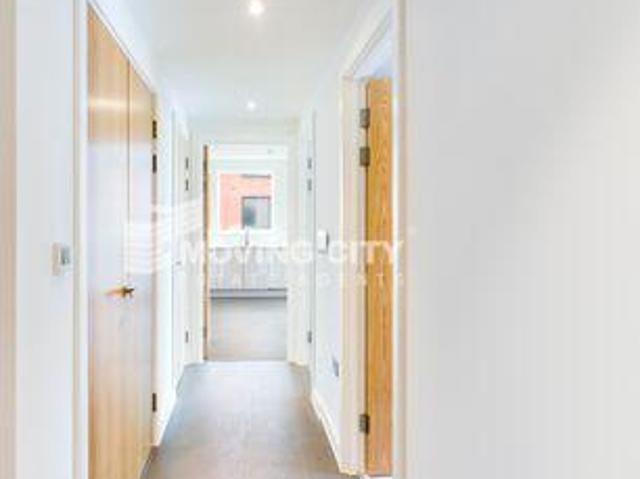 2 Bedrooms Flat for sale in Lismore Boulevard, Colindale, London, UK NW9