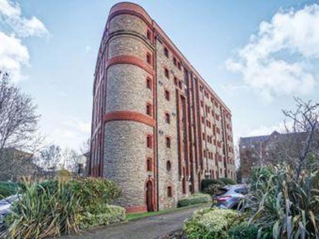 2 Bedrooms Flat for sale in Llansannor Drive, Cardiff CF10