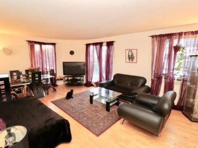 2 Bedrooms Flat for sale in Llanvanor Road, London NW2