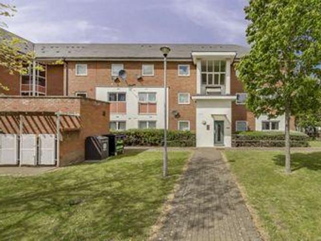 2 Bedrooms Flat for sale in Lucas Close, London NW10