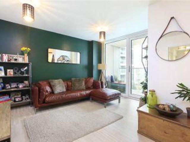 2 Bedrooms Flat for sale in Lucent House, 11 Hardwicks Square, Wandsworth, London SW18