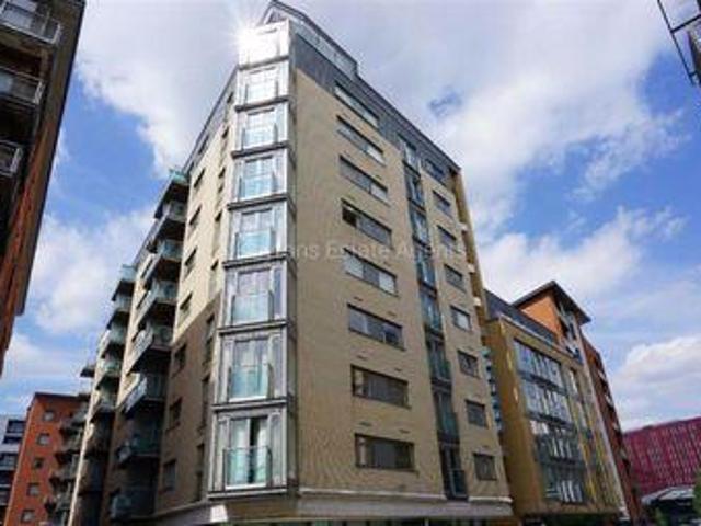 2 Bedrooms Flat for sale in Lumiere Building, City Road East, Southern Gateway M15