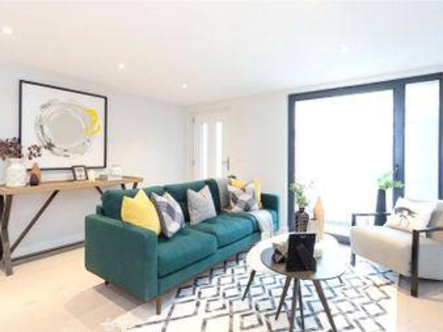 2 Bedrooms Flat for sale in Luna, 272 Field End Road, Eastcote, Middlesex HA4