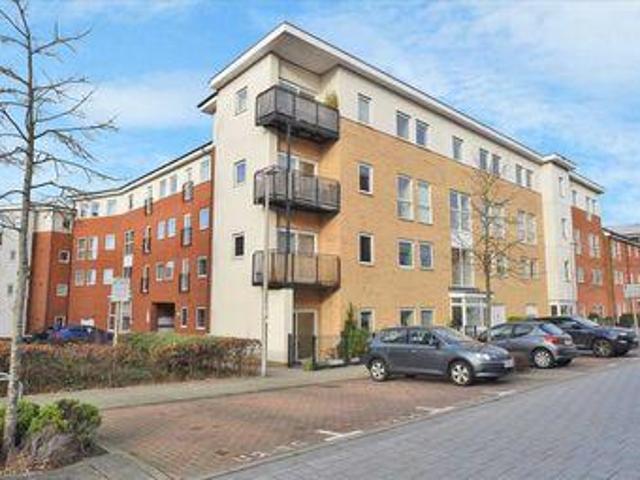 2 Bedrooms Flat for sale in Lundy House, Drake Way, Reading RG2