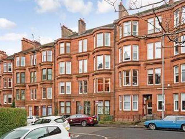 2 Bedrooms Flat for sale in Lyndhurst Gardens, North Kelvinside, Glasgow G20