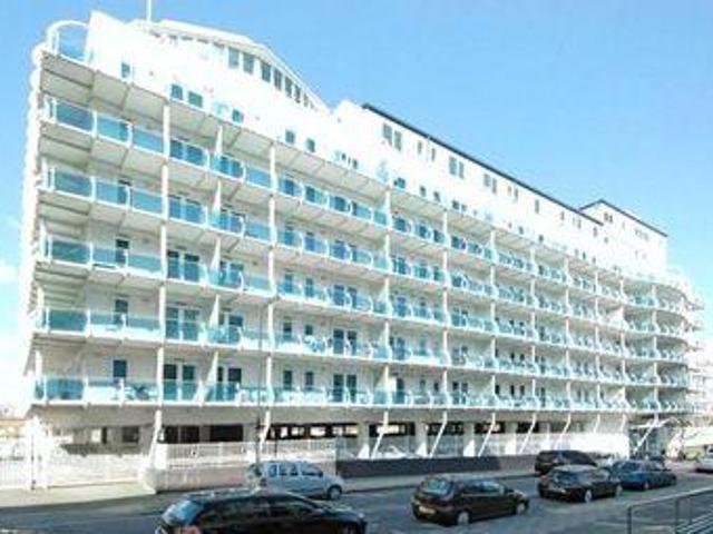 2 Bedrooms Flat for sale in Lyon Road, Harrow HA1