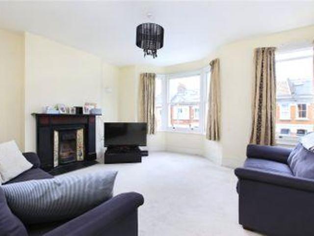 2 Bedrooms Flat for sale in Lysias Road, Clapham South, London SW12