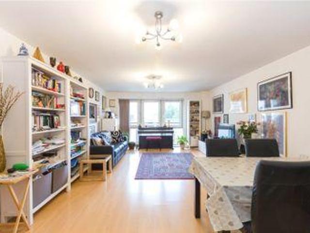 2 Bedrooms Flat for sale in Montague Road, Wimbledon, London SW19