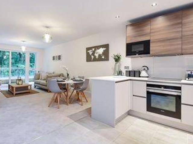 2 Bedrooms Flat for sale in Montague Road, Croydon CR0