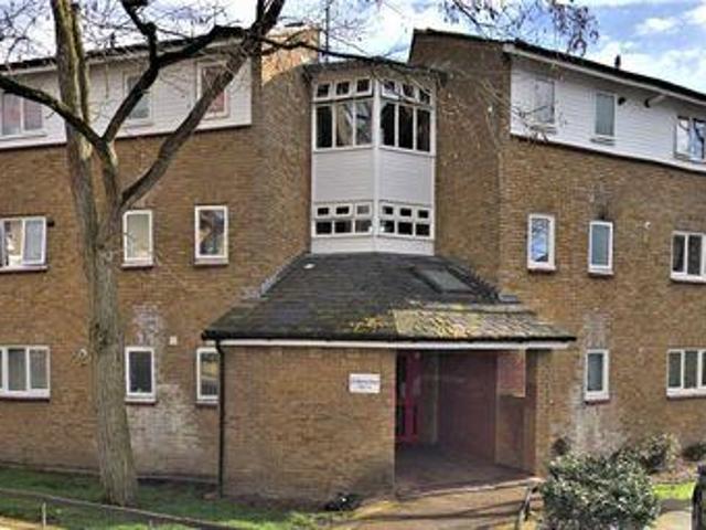2 Bedrooms Flat for sale in Montem Road, London SE23