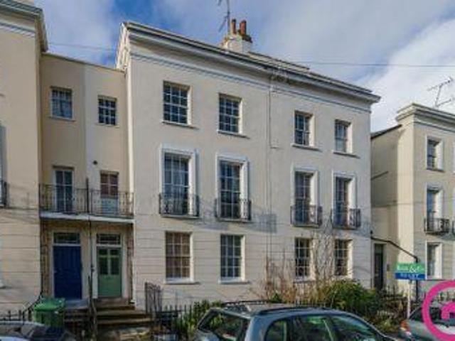 2 Bedrooms Flat for sale in Montpellier Villas, Cheltenham GL50