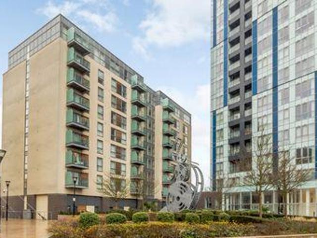 2 Bedrooms Flat for sale in Moor End Lodge, Cotterells, Hemel Hempstead HP1