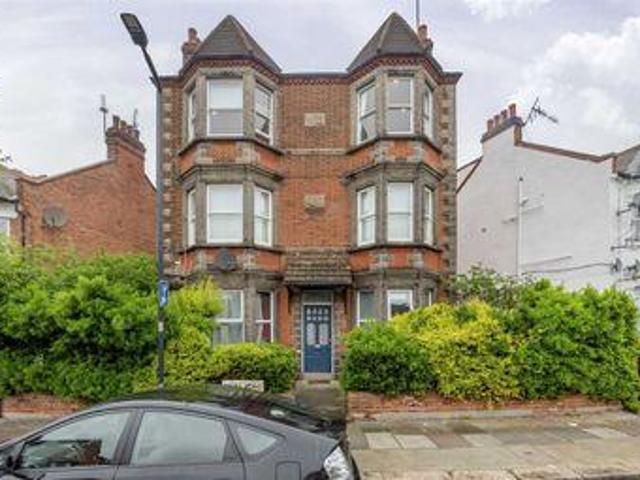 2 Bedrooms Flat for sale in Mora Road, London NW2