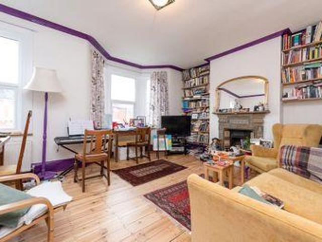 2 Bedrooms Flat for sale in Mora Road, London NW2