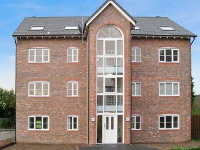 2 Bedrooms Flat for sale in Moss Lane, Blackrod, Bolton BL6