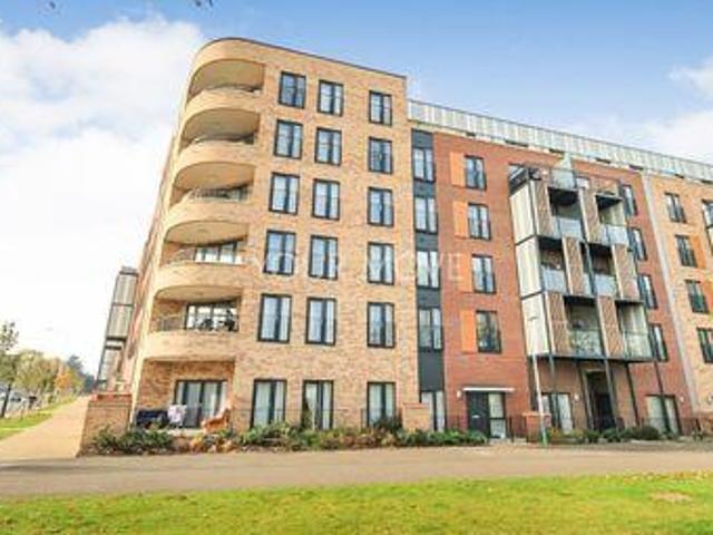 2 Bedrooms Flat for sale in Maxwell Road, Romford RM7