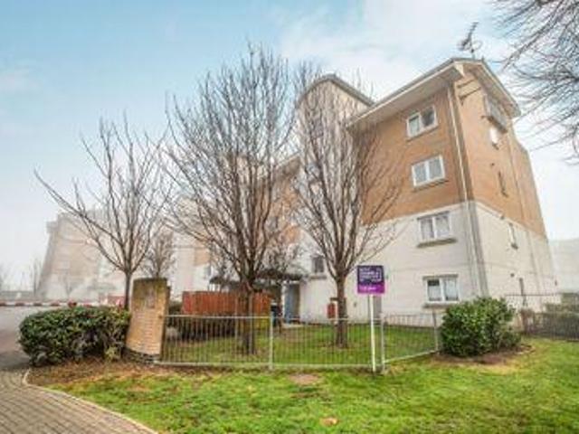 2 Bedrooms Flat for sale in Macarthur Close, Erith DA8