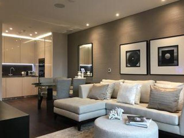 2 Bedrooms Flat for sale in Madeira Tower The Residence, 40 42 Ponton Road, Nine Elms SW11