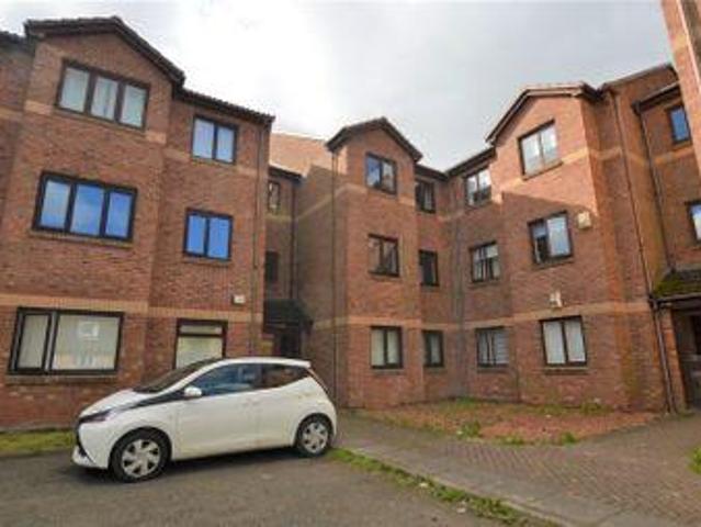 2 Bedrooms Flat for sale in Mahon Court, Moodiesburn, Glasgow, North Lanarkshire G69