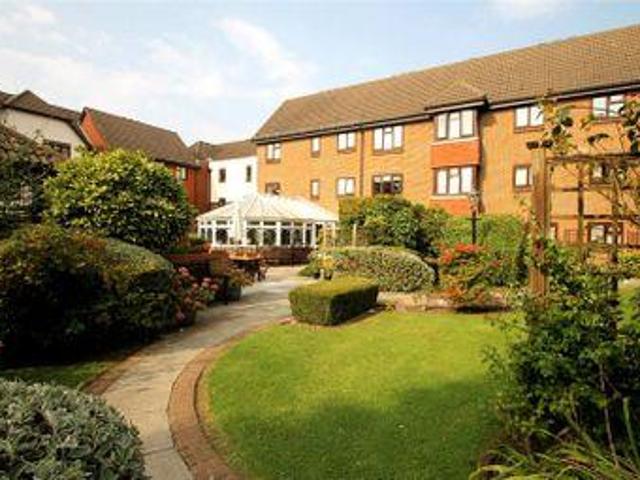 2 Bedrooms Flat for sale in Main Road, Biggin Hill, Westerham TN16