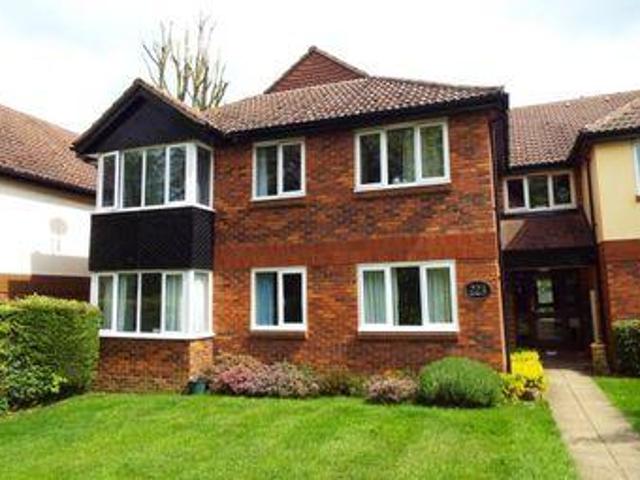2 Bedrooms Flat for sale in Main Road, Biggin Hill, Westerham, Kent TN16