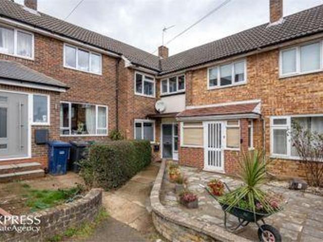 2 Bedrooms Flat for sale in Malins Close, Barnet, Hertfordshire EN5