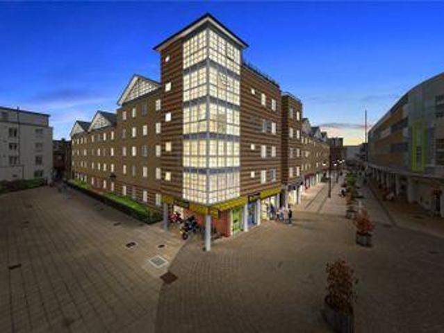 2 Bedrooms Flat for sale in Malt House Place, Romford RM1