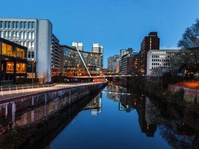 2 Bedrooms Flat for sale in Manchester Riverside Apartments, Woden Street, Manchester M5
