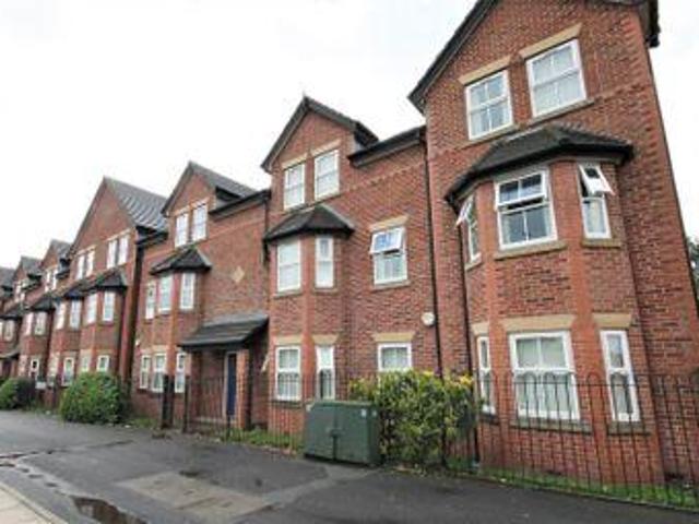 2 Bedrooms Flat for sale in Manchester Road East, Little Hulton, Manchester M38