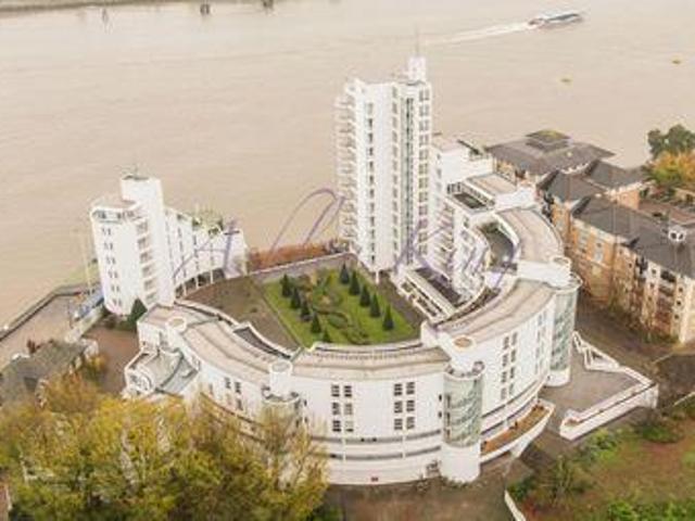 2 Bedrooms Flat for sale in Manchester Road, London E14