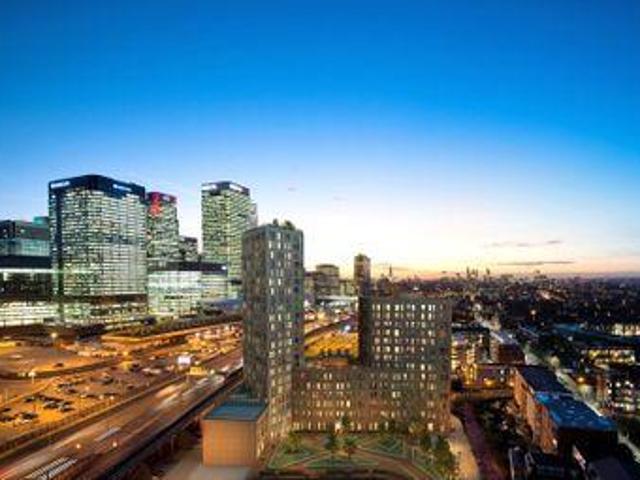 2 Bedrooms Flat for sale in Manhattan Plaza, London E14