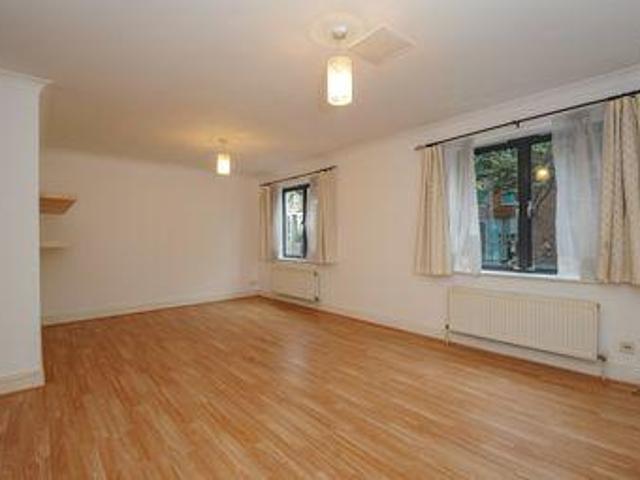 2 Bedrooms Flat for sale in Manor Gardens, London N7