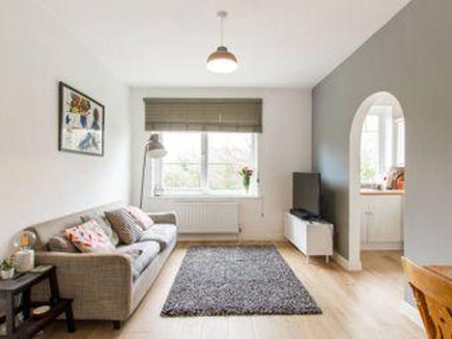 2 Bedrooms Flat for sale in Manor Road, Barnet EN5